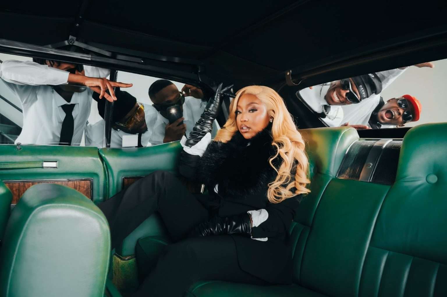 Kamo Mphela - Partii